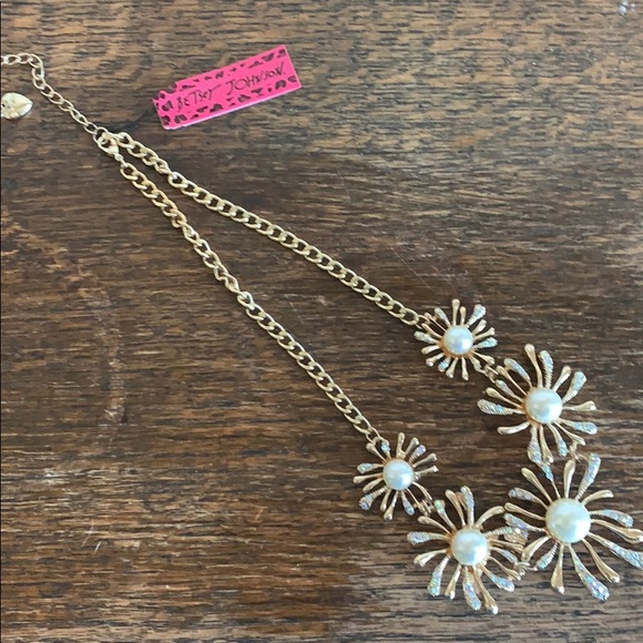 Jewelry | Nwt Gold Necklace | Poshmark